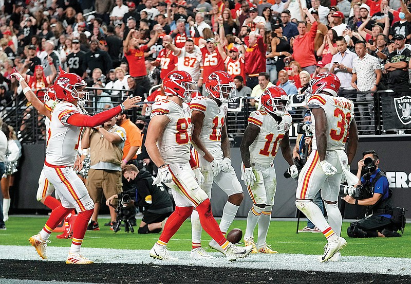 Chiefs aim for sixth straight win as Raiders make visit | Jefferson ...