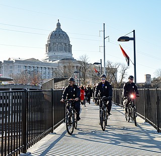 Bicentennial Bridge closed for fencing installation | Jefferson City ...