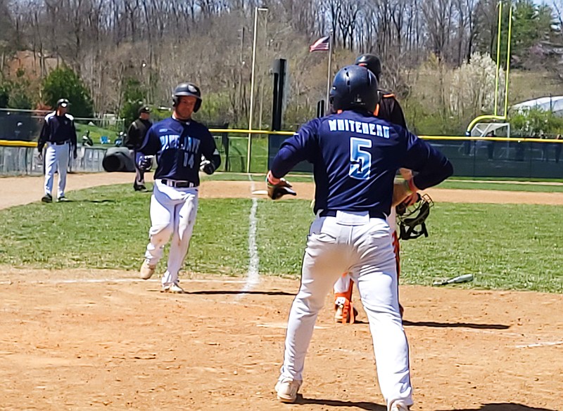 Blue Jays split doubleheader on offensive day at Saucier Field | Fulton Sun