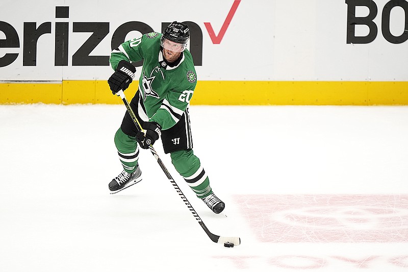 Blues sign 39-year-old defenseman Suter to one-year deal | Jefferson ...