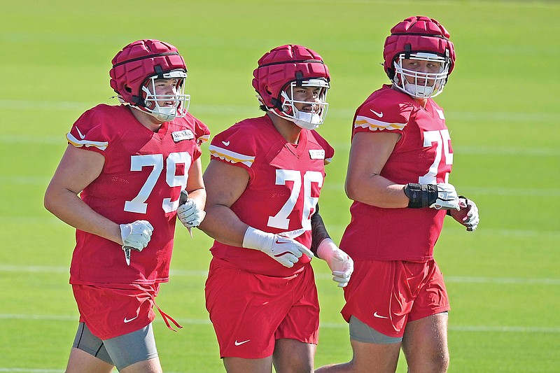 Morris, Suamataia in competition for Chiefs starting spot at left ...