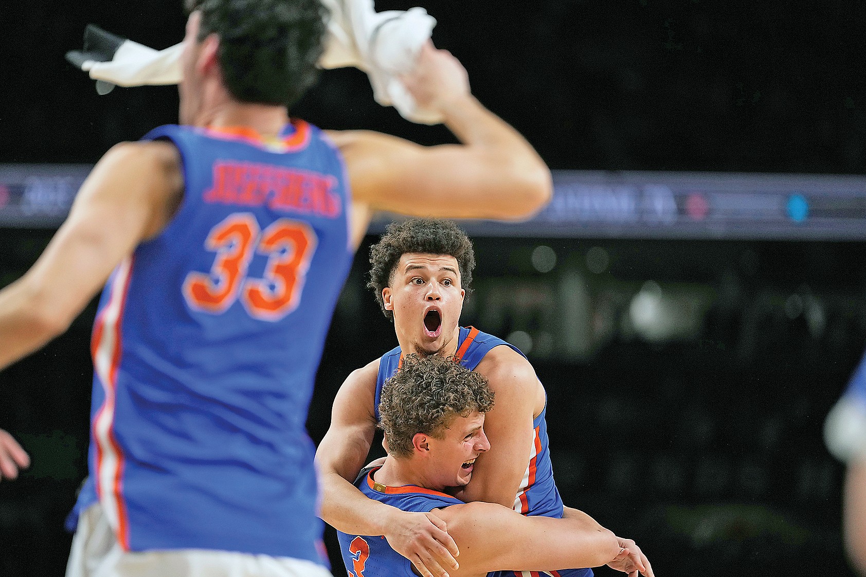 Florida wins third national title, rallies past Houston 65-63 | Fulton Sun
