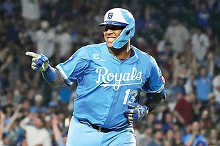 Perez homers twice to power Royals to 12-4 win vs. Cubs | Jefferson ...