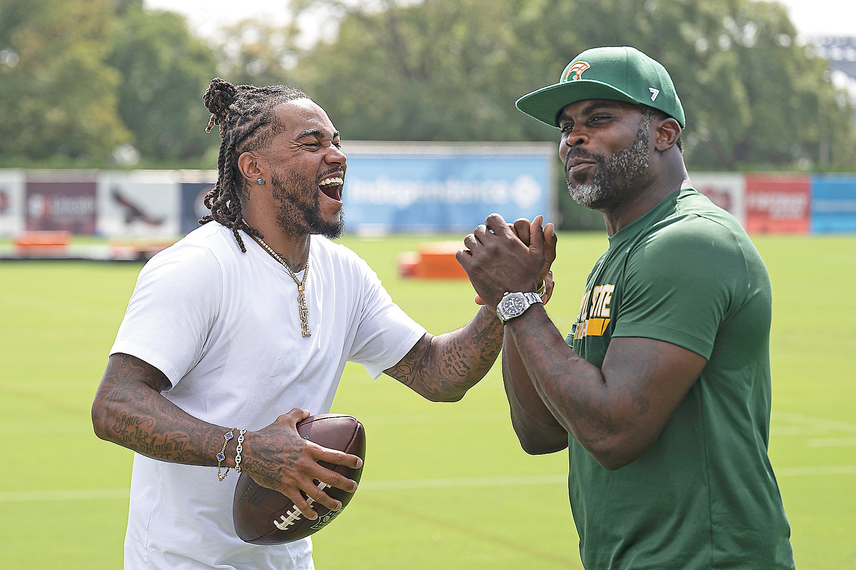 Jackson and Vick on same path as they briefly reunite in Philly ...