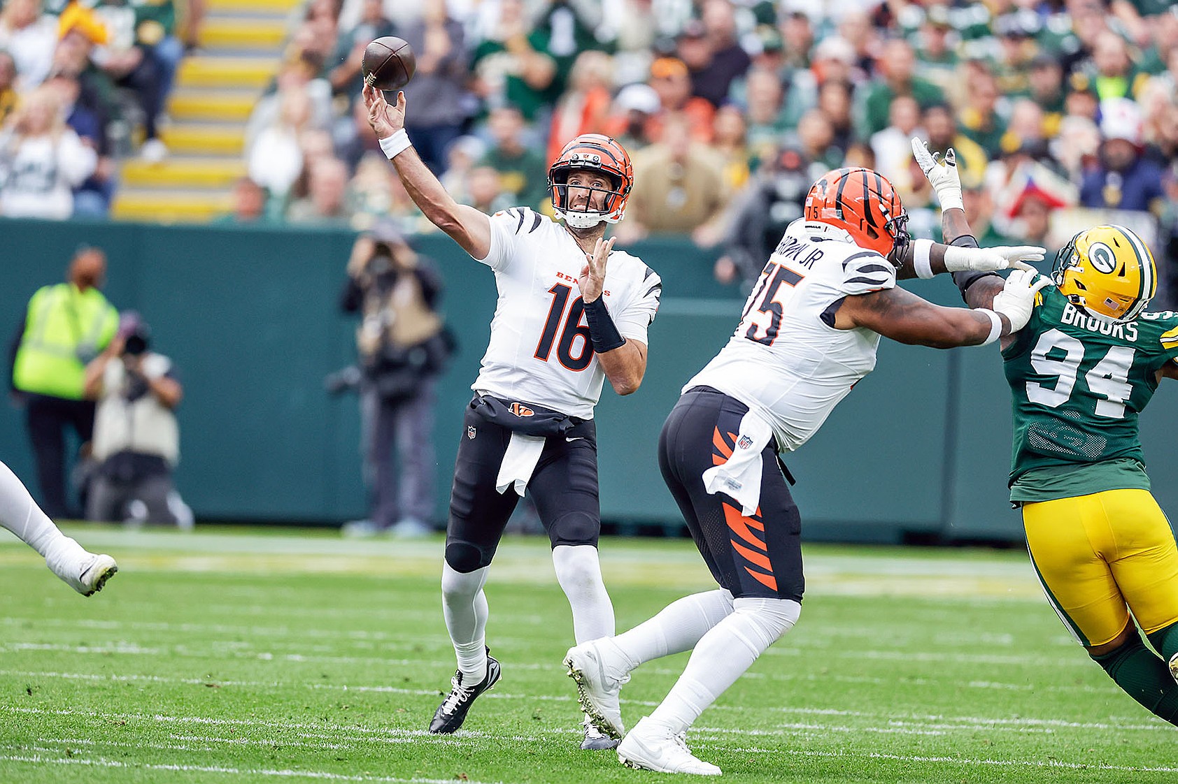 A touch of gray: AFC North game has Rodgers facing Flacco | Jefferson ...