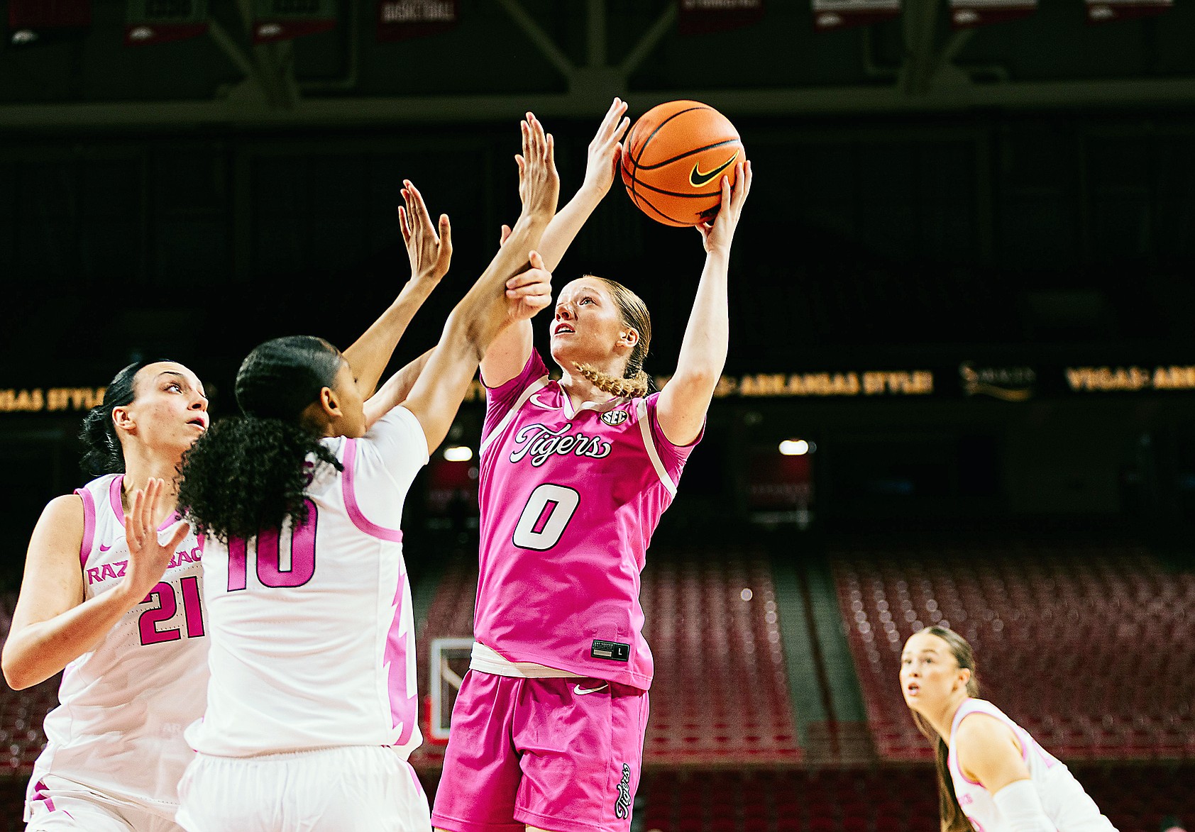 Missouri women's basketball adds to win streak, holds on to beat ...