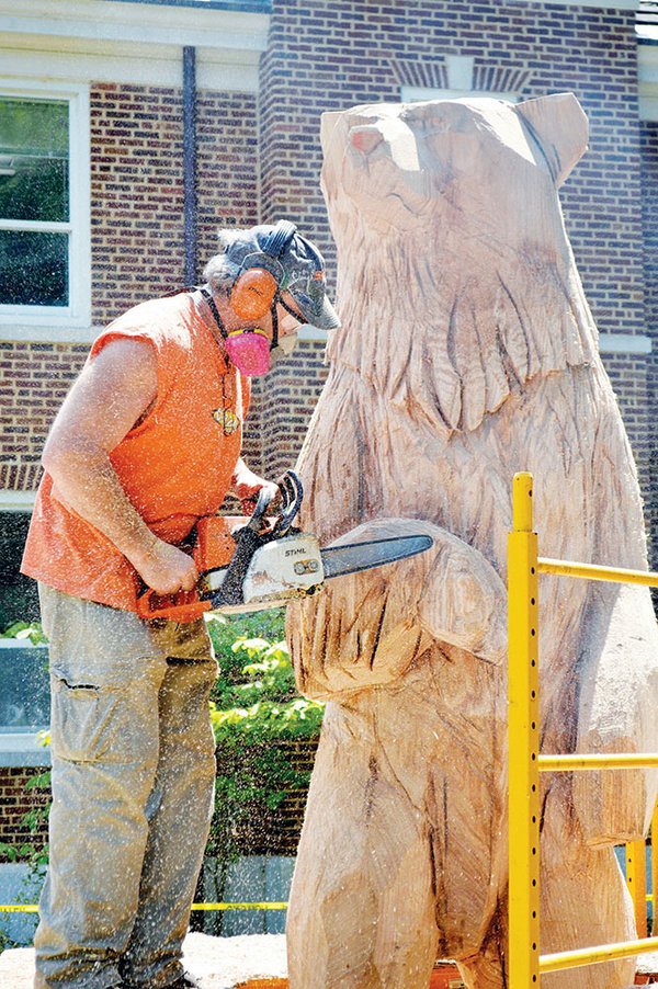 Tree becomes UCA bear in artist’s hands | The Arkansas Democrat-Gazette ...