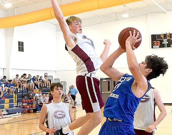 Bulldogs emerge victorious | Westside Eagle Observer