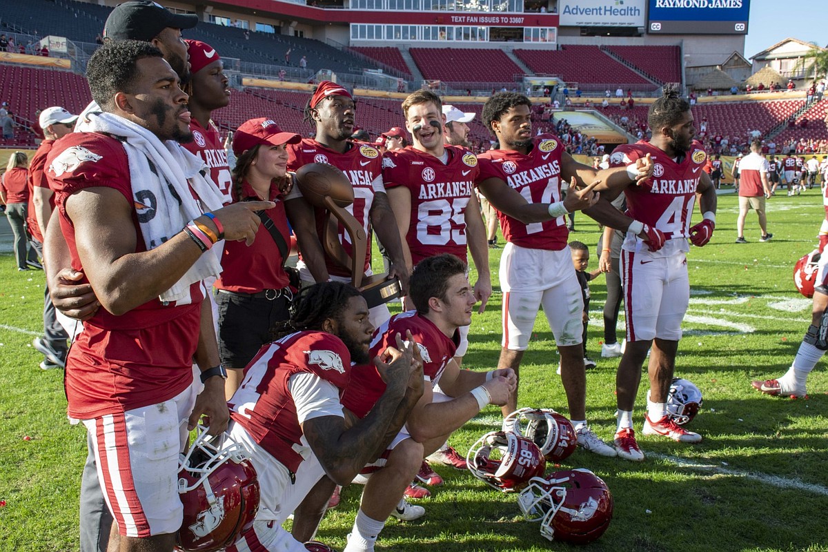 PHOTO GALLERIES: Razorback fans, players celebrate Outback Bowl victory ...