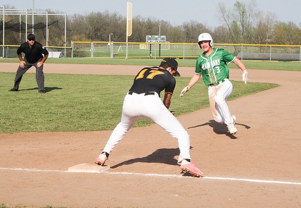 Fulton baseball loses 7-5 to Blair Oaks in pinch | Fulton Sun
