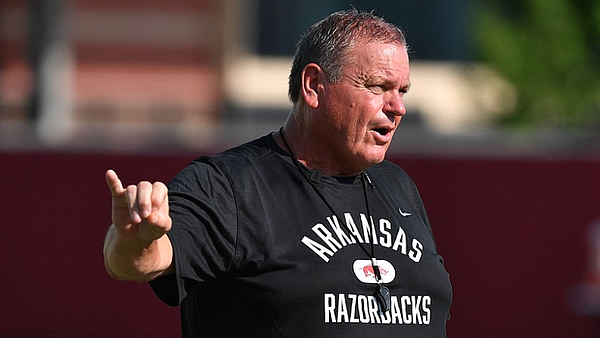 Razorbacks’ defense takes step forward | The Arkansas Democrat-Gazette ...