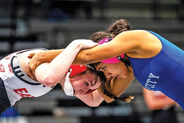Lady Cavaliers wrestling is young with underclassman talent | Jefferson ...
