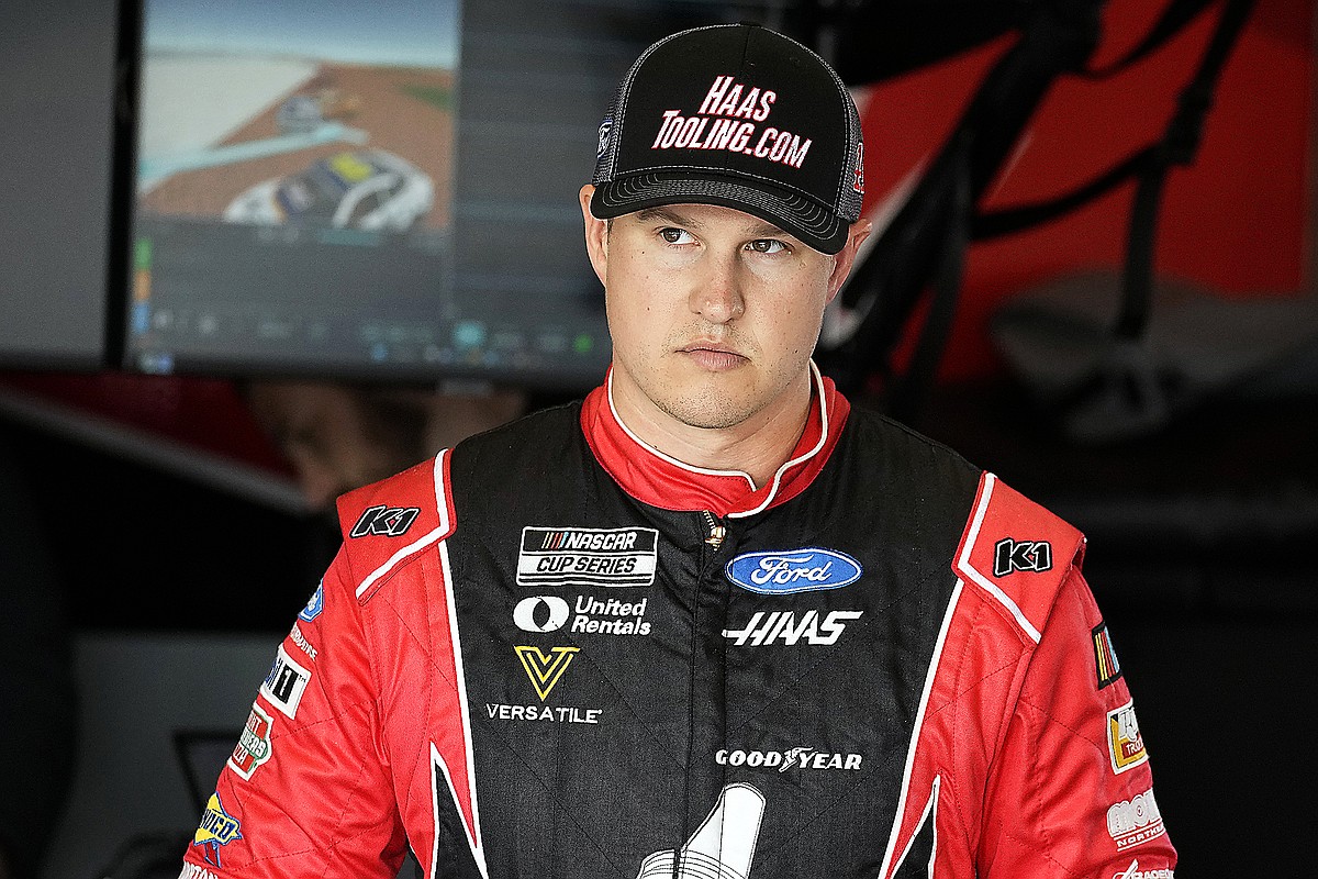 Preece wins pole at Martinsville, Elliott starts 24th | Jefferson City ...