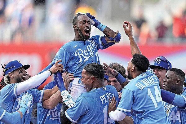 Taylor hits walk-off single in MLB debut, Royals beat Angels 10-9
