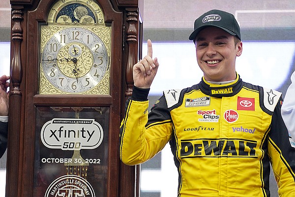 Bell wins pole at Cup Series New Hampshire race