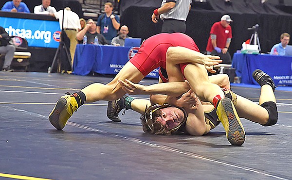 State Wrestling: Simmons, Green advance to Class 2 boys semifinals ...