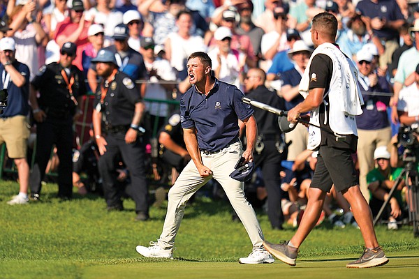 DeChambeau doesn’t win PGA trophy, but he does win crowd | Jefferson ...