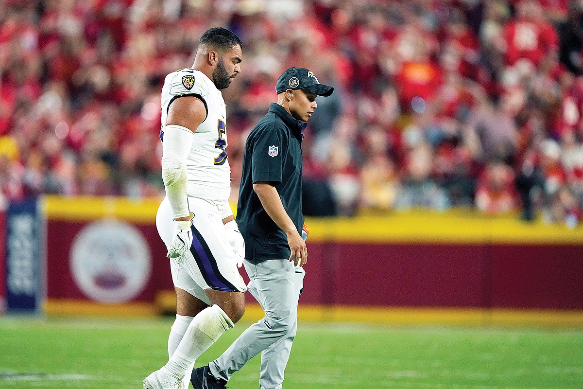 Chiefs trainer defends response to Van Noy's eye injury | Fulton Sun