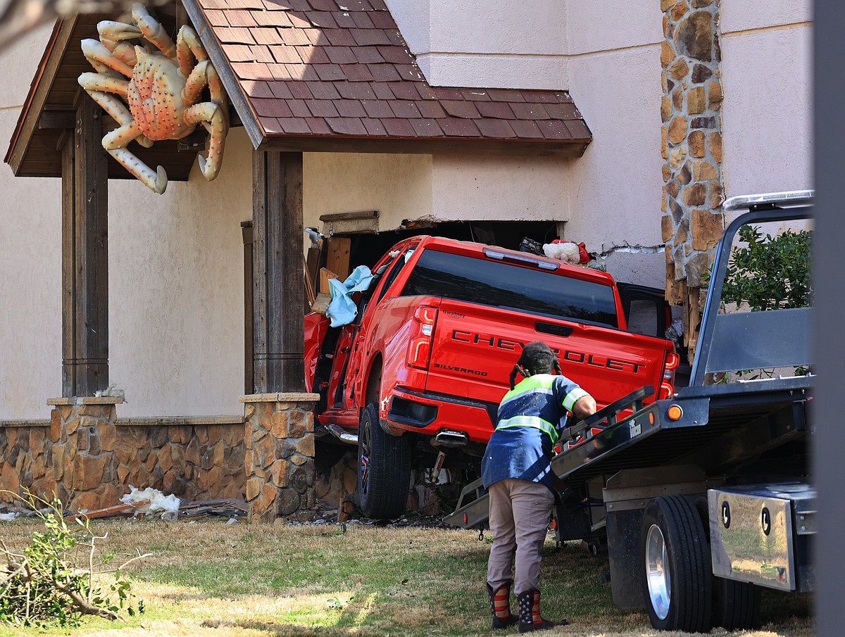 UPDATE: Police ID victim after pickup crashes into North Little Rock’s ...