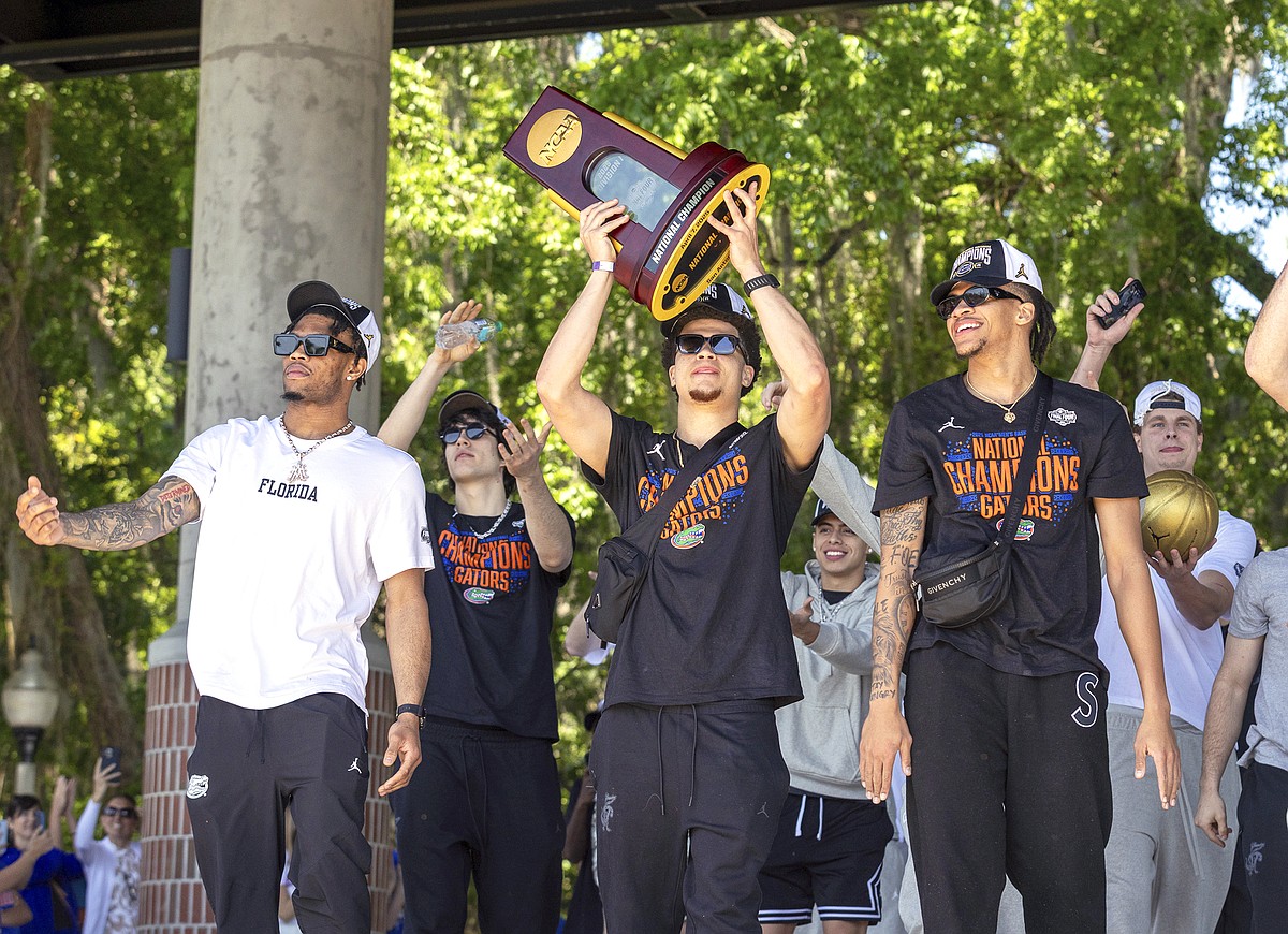 Florida shows up late again, this time for team’s title celebration ...