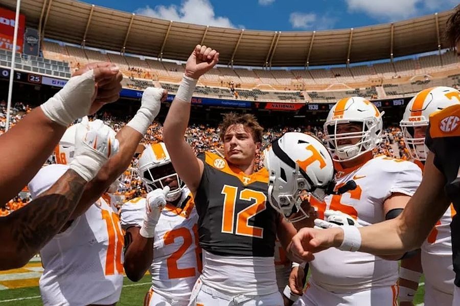Replacing Iamaleava for Vols begins with Merklinger and MacIntyre ...