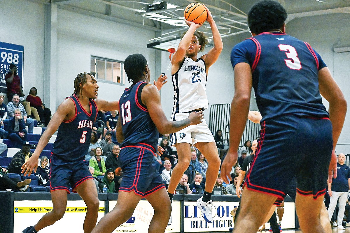 Lincoln men finish strong, beat Hannibal-LaGrange 69-44 in home opener ...