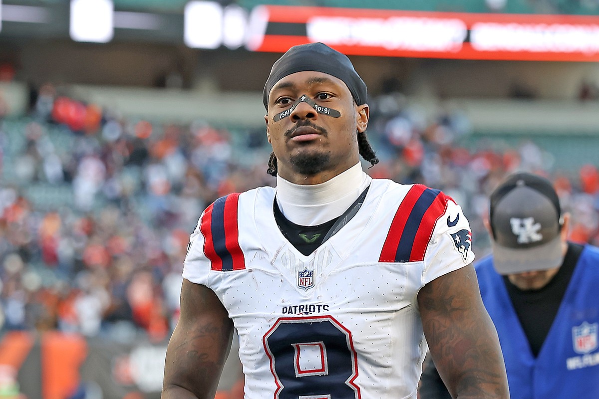 Pats WR Diggs faces strangulation charge, denies allegations ...