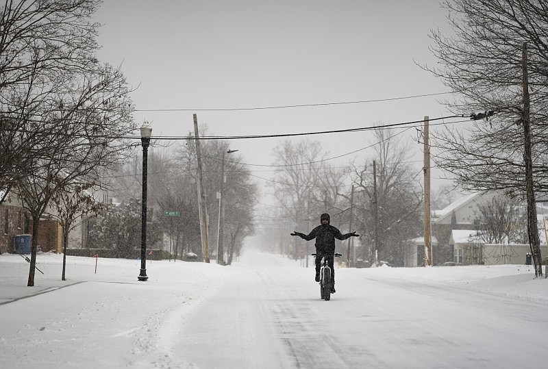 Winter storm dumps an additional 1-2 inches of snow, sleet, ice on much ...