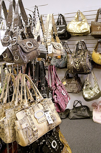 Shop Talk Dollar jewelry store is a treasure trove of bargains The Arkansas Democrat Gazette Arkansas Best News Source