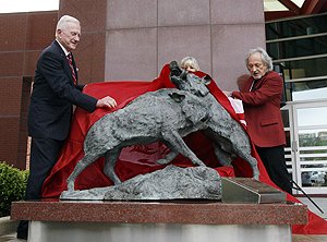 UA gets 1920 statue in honor of Broyles | The Arkansas Democrat-Gazette ...