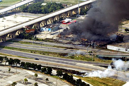 Tanks of propane, acetylene explode near Dallas | The Arkansas Democrat ...
