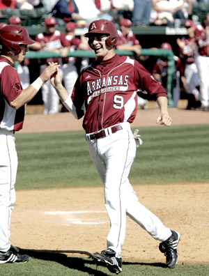 WholeHogSports - COLLEGE BASEBALL: Leavitt provides spark for Hogs