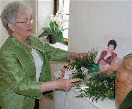Actress honored at memorial service | The Herald Leader