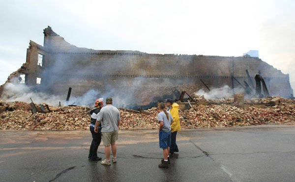 Fire destroys 4 buildings, damages 6 in Morrilton | The Arkansas ...