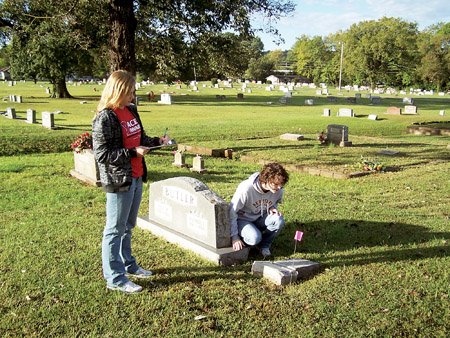 Students study demographics, ecology in cemetery | The Arkansas ...