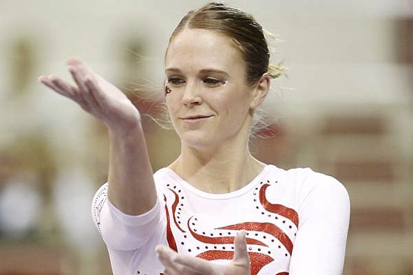 Magee’s act for UA floors opponents, fans | Whole Hog Sports