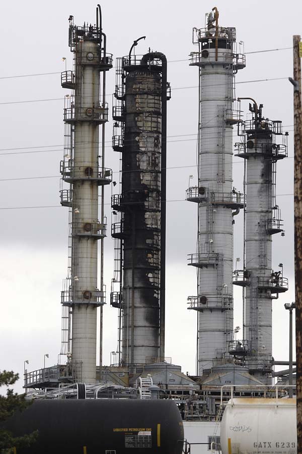 Puget Sound oil refinery blast, fire kills 4 | The Arkansas Democrat ...