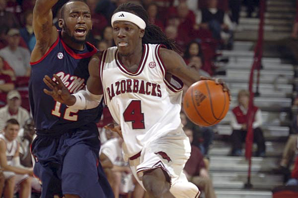 WholeHogSports - Fortson steps toward NBA