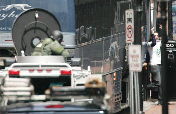 UPDATE: Standoff in New Hampshire city after bus bomb threat ...