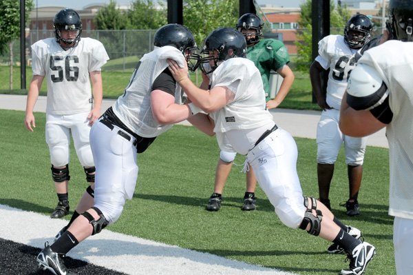 Veterans Anchor Line | Northwest Arkansas Democrat-Gazette