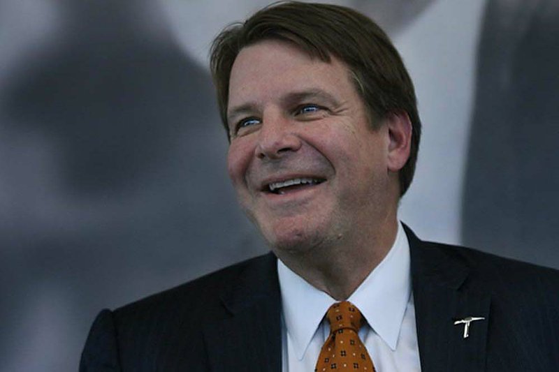 Floyd, 56, rebuilding reputation | Whole Hog Sports