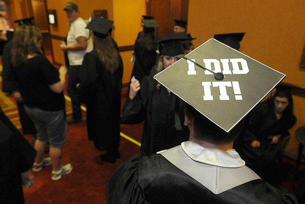 More Than 900 Graduate From NWACC | Northwest Arkansas Democrat-Gazette