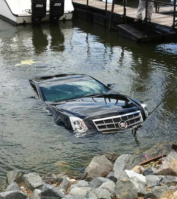 Body found in submerged vehicle | The Arkansas Democrat-Gazette ...