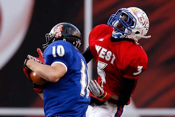 Keese, defense lead East