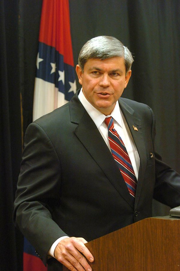 Ross declines to seek 7th term in Congress