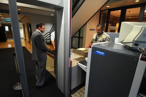 Attorney hid during shootout | Northwest Arkansas Democrat-Gazette