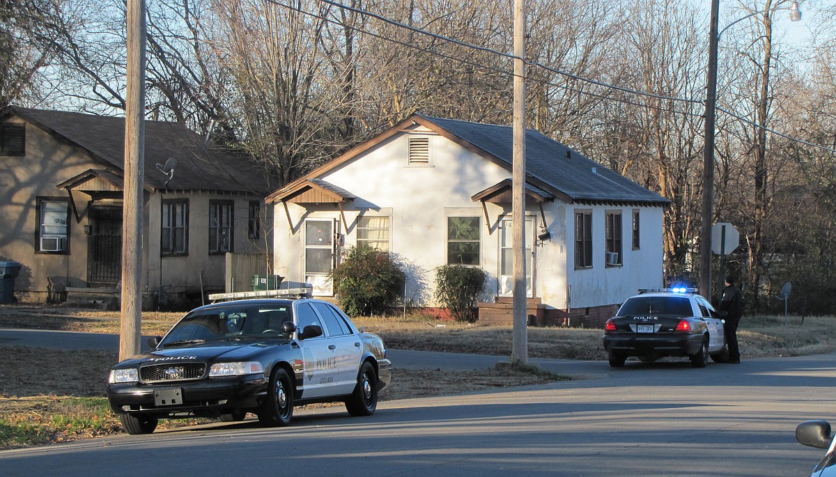VIDEO: LR police standoff ends with tear gas | The Arkansas Democrat ...