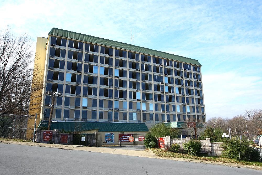 Building an eyesore, neighbors say | The Arkansas Democrat-Gazette ...