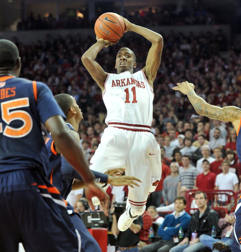 Hogs overcome sluggish start to beat Auburn 56-53 | Whole Hog Sports