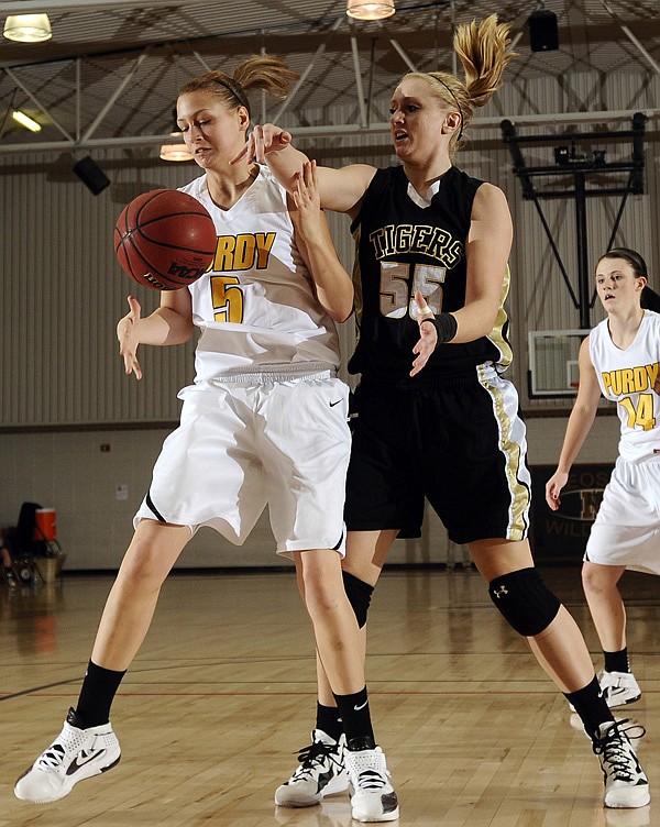 Garrard Goes Into Records With Defense | Northwest Arkansas Democrat ...